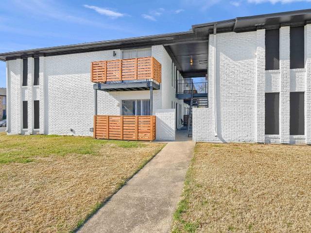 2 BR, 2 BA Apartment 221 Archer Cir Unit N102, Sherman, TX 75092