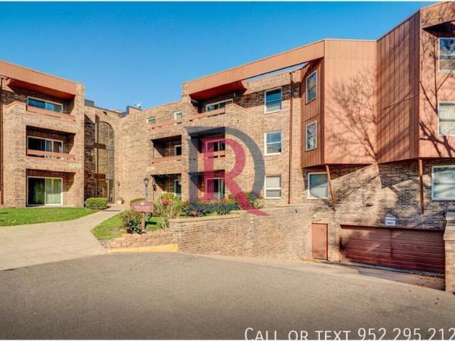 2 BR, 2 BA Apartment 2220 Midland Grove, Roveville, MN 55113