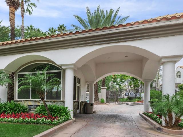 2 BR, 2 BA Apartment 22219 Summit Vue Lane Unit CL74, Woodland Hills, CA 91367
