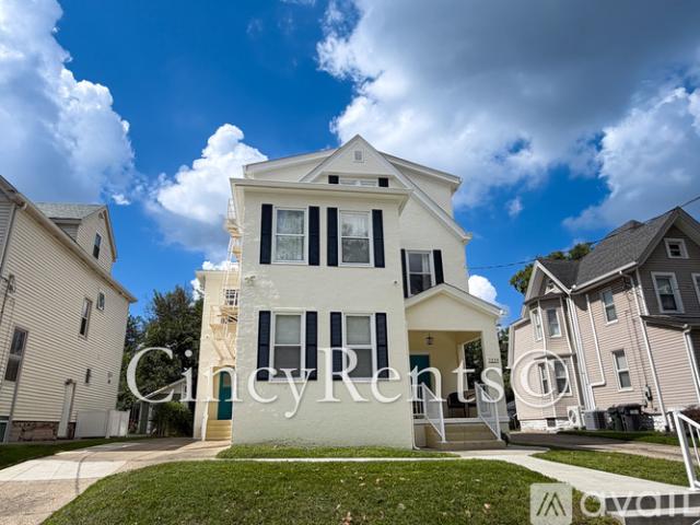 2 BR, 2 BA Apartment 2225 Washington Ave, Unit 1, Cincinnati, OH 45212