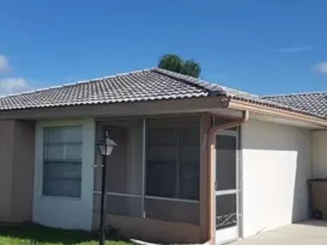 2 BR, 2 BA Apartment 222 Oakmont Pkwy, Lehigh Acres, FL 33936