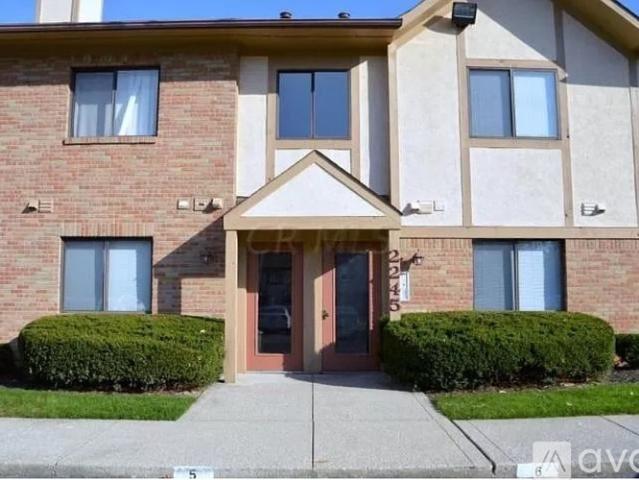 2 BR, 2 BA Apartment 2245 Hedgerow Road, Unit 2245 D, Columbus, OH 43220