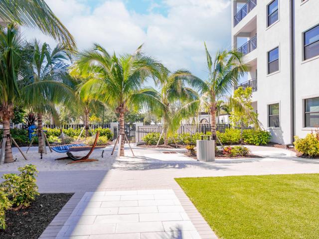 2 BR, 2 BA Apartment 2250 Mcgregor Boulevard Unit 2338, Fort Myers, FL 33901