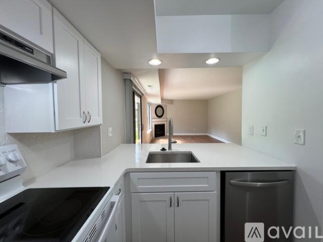 2 BR, 2 BA Apartment 225 Briarcrest Dr, Unit 202, Ann Arbor, MI 48104