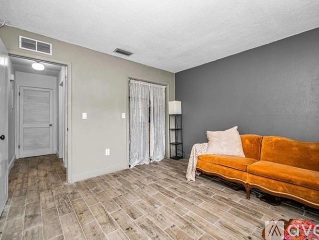 2 BR, 2 BA Apartment 2263 Bancroft Circle North, Unit B, Palm Harbor, FL 34683
