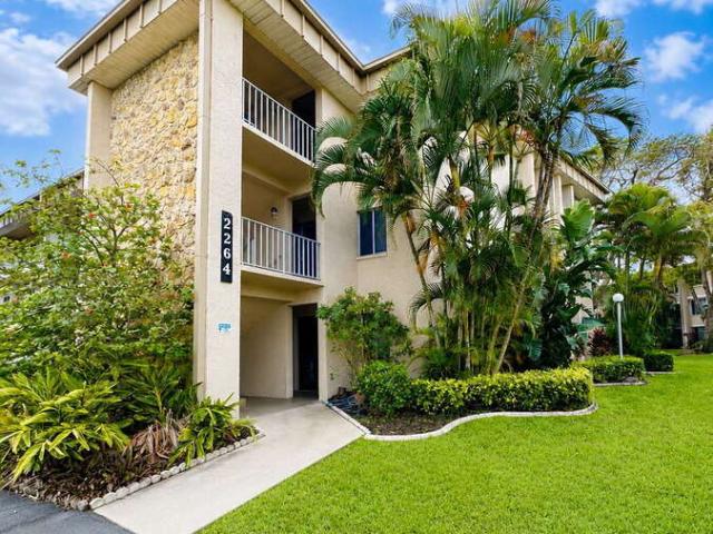 2 BR, 2 BA Apartment 2264 Winkler Avenue, Fort Myers, FL 33901