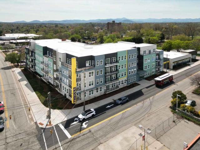 2 BR, 2 BA Apartment 226 Hilliard Avenue Unit 400, Asheville, NC 28801