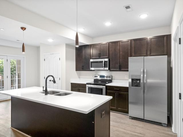 2 BR, 2 BA Apartment 229 East Johnson Circle Unit 229 A 212 E. Johnson, Clarksville, TN 37040