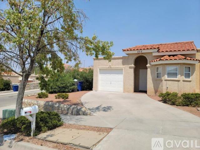 2 BR, 2 BA Apartment 233 N Alto Mesa Dr, Unit A, El Paso, TX 79912