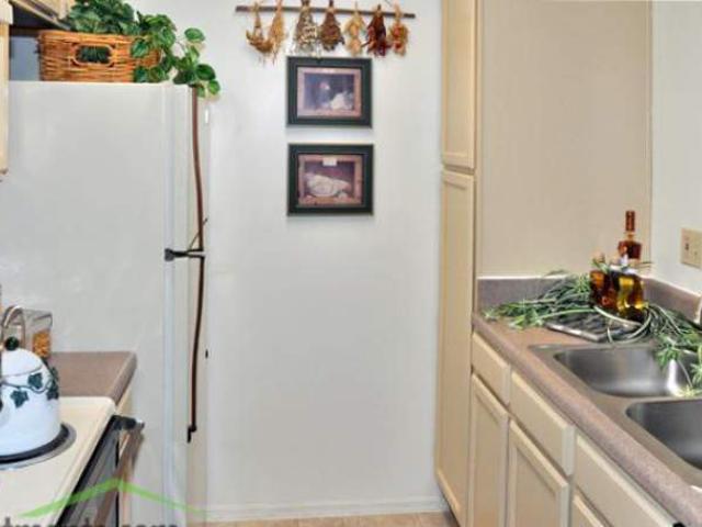 2 BR, 2 BA Apartment 2300 Econ Cir, Orlando, FL 32817