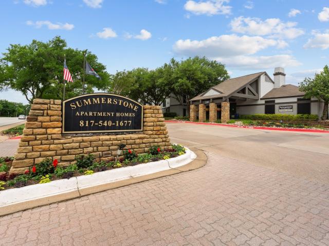 2 BR, 2 BA Apartment 2301 L Don Dodson Drive Unit 132, Bedford, TX 76021