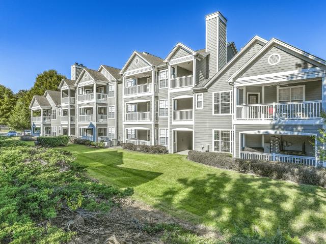 2 BR, 2 BA Apartment 2305 New England Street Unit 1401, Charlotte, NC 28269