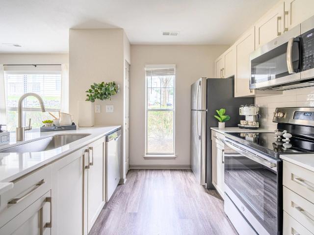 2 BR, 2 BA Apartment 230 Barton Creek Drive Unit 0430C, Charlotte, NC 28262