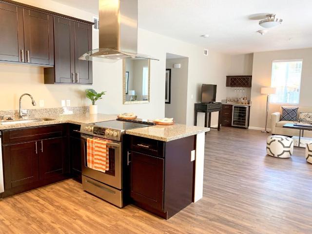 2 BR, 2 BA Apartment 230 Cadillac Drive Unit 87, Sacramento, CA 95825