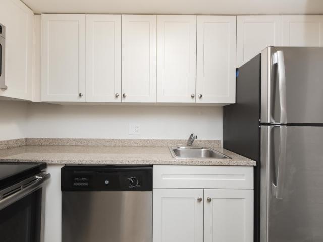 2 BR, 2 BA Apartment 2311 Spruce St Unit 204, Philadelphia, PA 19103