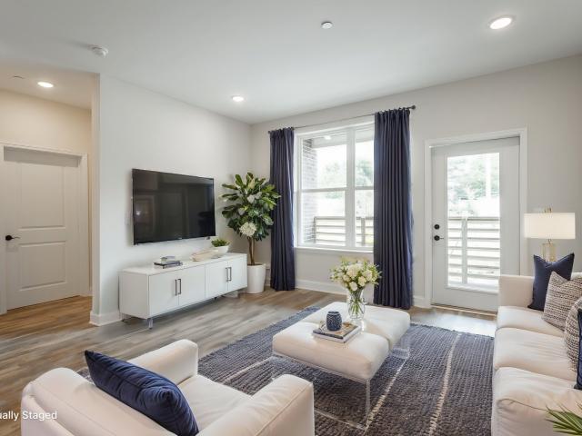 2 BR, 2 BA Apartment 2318 East Main Street Unit 401, Chattanooga, TN 37404