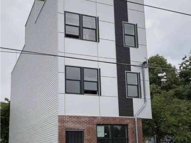 2 BR, 2 BA Apartment 2322 N 5th St, Philadelphia, PA 19133