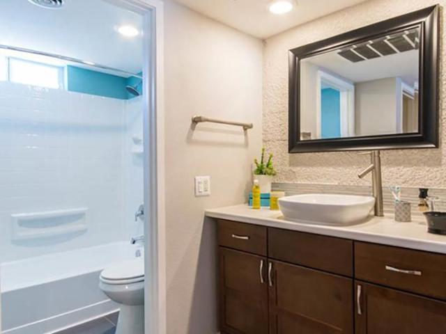 2 BR, 2 BA Apartment 2323 E Flower St Unit 234, Phoenix, AZ 85016