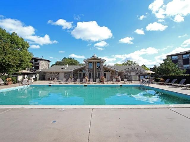 2 BR, 2 BA Apartment 232 Butterfield Drive Unit 306 22, Bloomingdale, IL 60108