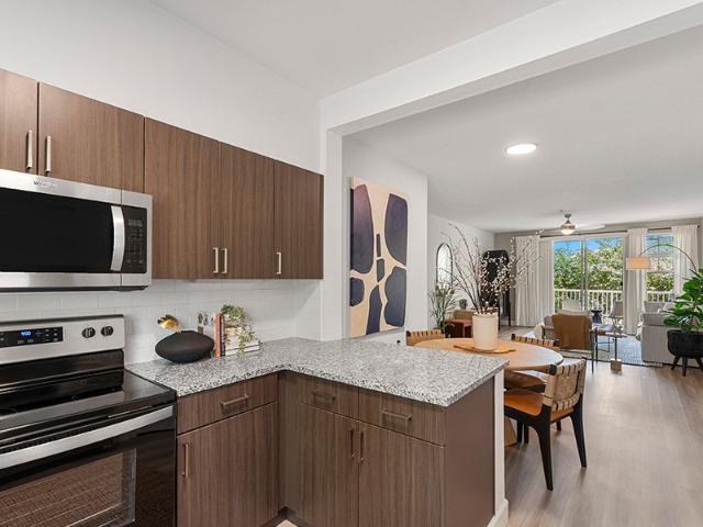 2 BR, 2 BA Apartment 23425 Southeast Black Nugget Road Unit D010, Issaquah, WA 98029