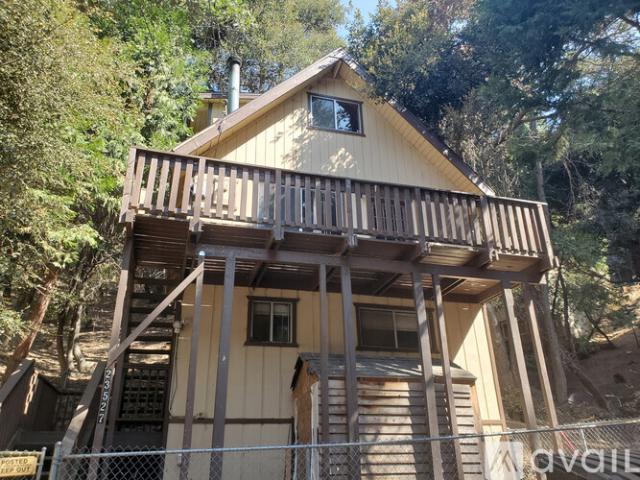 2 BR, 2 BA Apartment 23527 The Blind Trail, Crestline, CA 92325