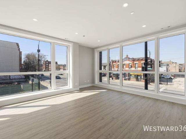 2 BR, 2 BA Apartment 2354 W Polk St, Chicago, IL 60612