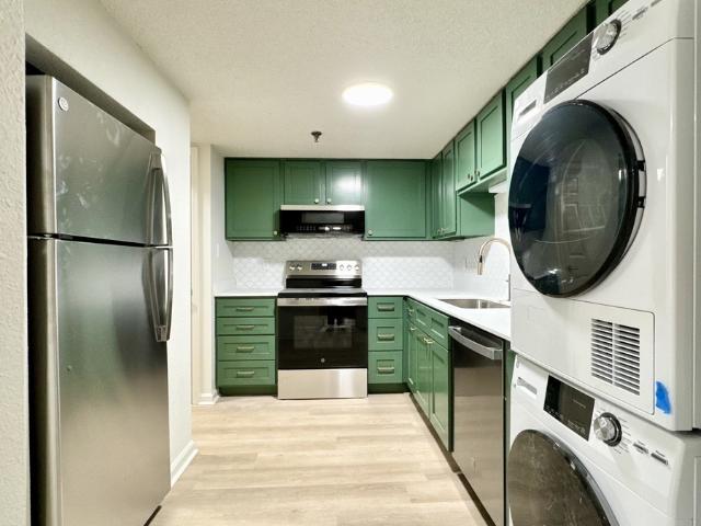 2 BR, 2 BA Apartment 235 Ward Pkwy, Kansas City, MO 64112