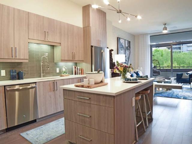 2 BR, 2 BA Apartment 2370 Victory Avenue Unit 2212, Dallas, TX 75202