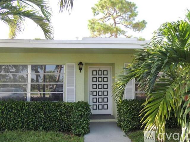 2 BR, 2 BA Apartment 2381 Papaya Drive, Unit C, Delray Beach, FL 33445