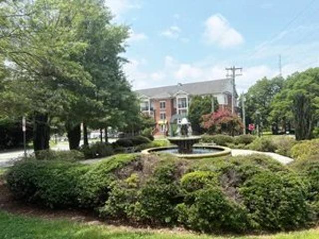 2 BR, 2 BA Apartment 238 E. Lewis Street Unit 403, Greensboro, NC 27406