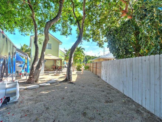 2 BR, 2 BA Apartment 2 Bonefish Avenue, Key Largo, FL 33037