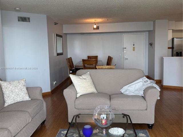 2 BR, 2 BA Apartment 3400 Northeast 192 Street, Aventura, FL 33180