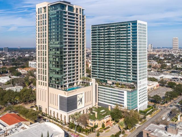 2 BR, 2 BA Apartment 3410 Yoakum Blvd,, Houston, TX 77006