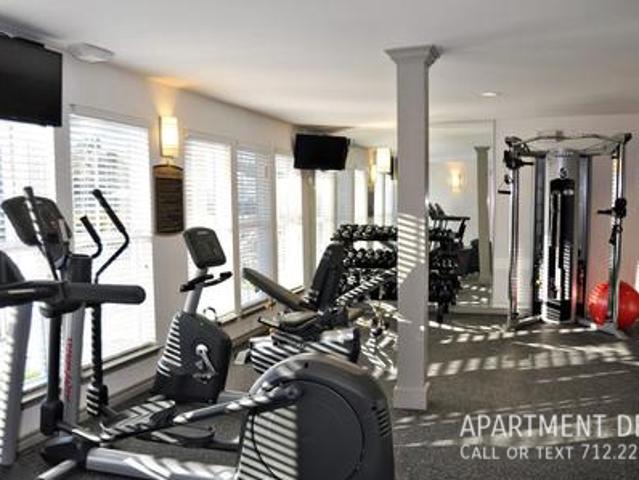 2 BR, 2 BA Apartment 3411 N Shepherd DrÂ, Houston, TX 77018