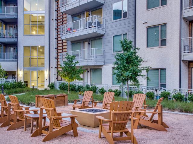 2 BR, 2 BA Apartment 3415 Sloane St, Carrollton, TX 75007