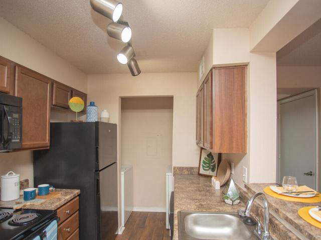 2 BR, 2 BA Apartment 3446 E Rosemeade Pkwy, Carrollton, TX 75007