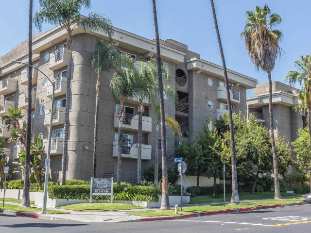 2 BR, 2 BA Apartment 345 South Alexandria Avenue Unit 211, Los Angeles, CA 90020