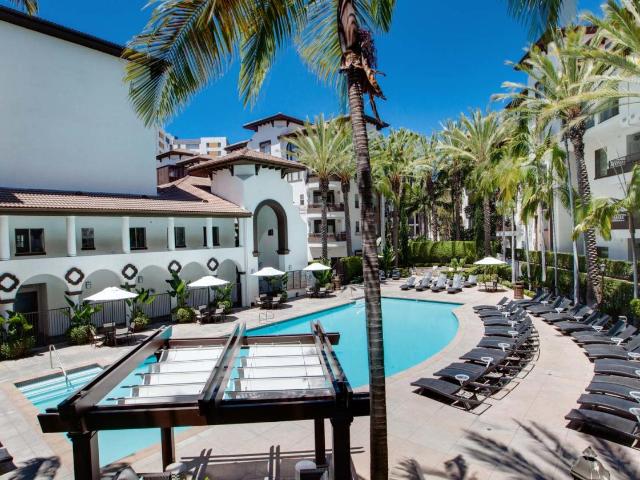 2 BR, 2 BA Apartment 348 S. Hauser Blvd Unit 2 beds, 2 baths, $4408, Los Angeles, CA 90036