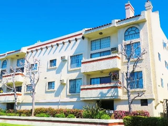 2 BR, 2 BA Apartment 3500 Mentone Avenue Unit 203, Los Angeles, CA 90034