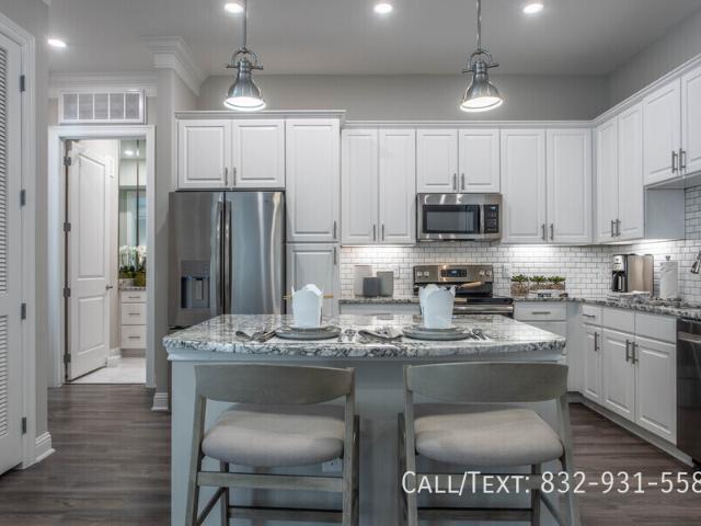 2 BR, 2 BA Apartment 3501 Milam St, Houston, TX 77002