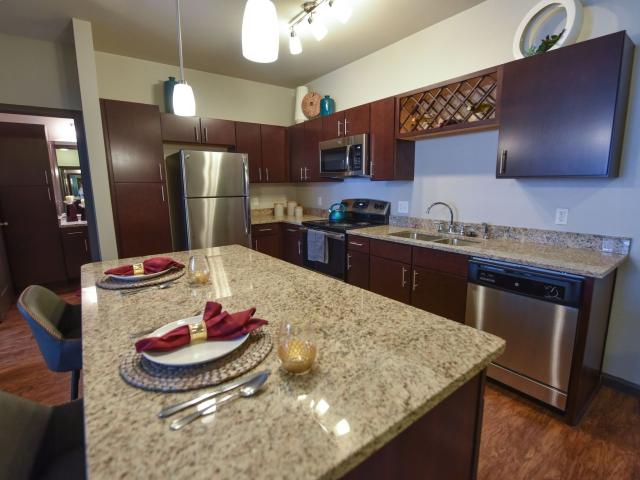 2 BR, 2 BA Apartment 350 Gyorr Avenue Unit 912, South Elgin, IL 60177