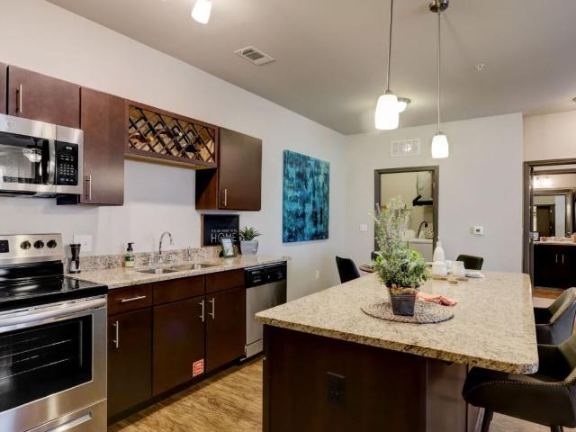 2 BR, 2 BA Apartment 350 Gyorr Avenue Unit 1005, South Elgin, IL 60177