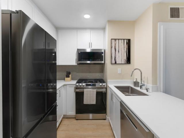 2 BR, 2 BA Apartment 350 South San Fernando Boulevard Unit 005 119, Burbank, CA 91502