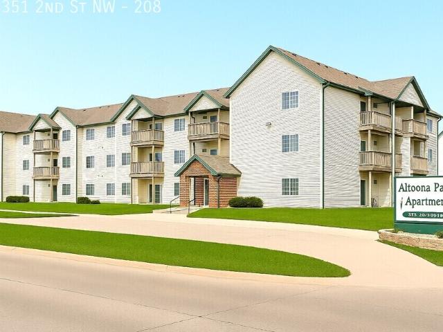 2 BR, 2 BA Apartment 351 2nd St NW, Altoona, IA 50009