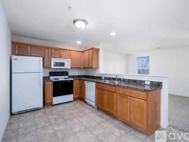 2 BR, 2 BA Apartment 351 College Manor Ave, Unit 351 College Manor Ave, Millersville, PA 17551