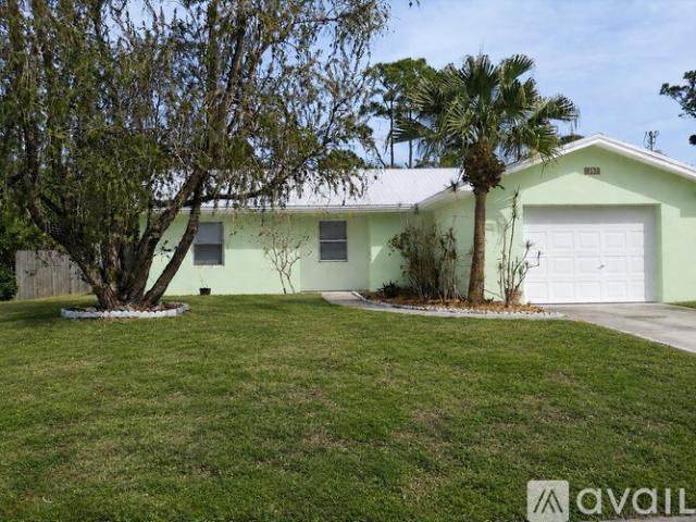 2 BR, 2 BA Apartment 351 SW Buswell Ave, Port St. Lucie, FL 34983