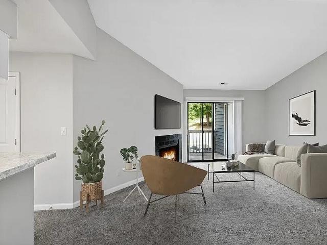 2 BR, 2 BA Apartment 3520 Drawbridge Parkway Unit D, Greensboro, NC 27410