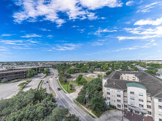 2 BR, 2 BA Apartment 3525 Sage Road, Houston, TX 77056