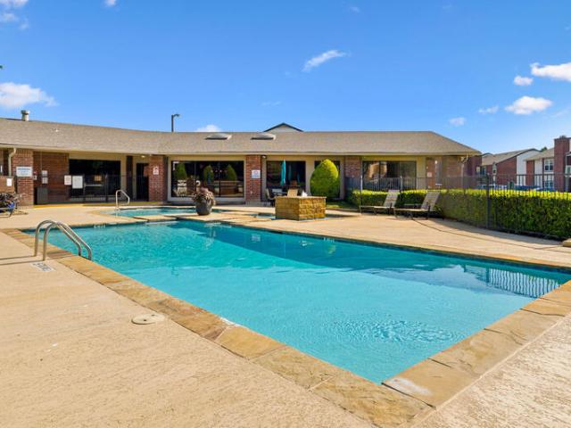 2 BR, 2 BA Apartment 3532 Chatham Green Ln Unit 12 1212, Arlington, TX 76014