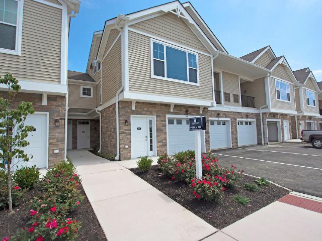 2 BR, 2 BA Apartment 3535 Grandview Drive Unit 4306, Macungie, PA 18062